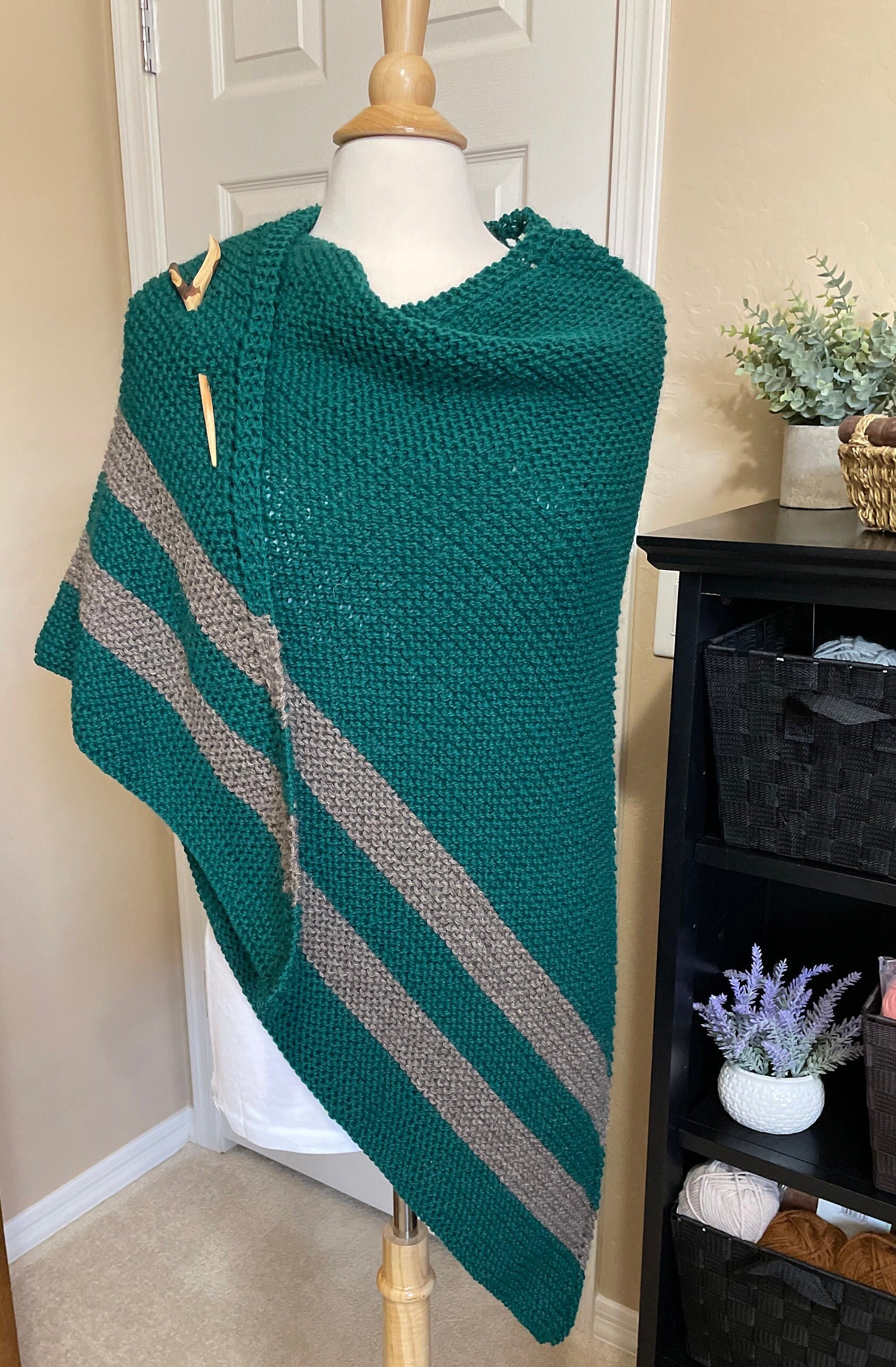 Hand Knitted Shawl, Outlander Shawl, Green Shawl, Knitted Outlander ...