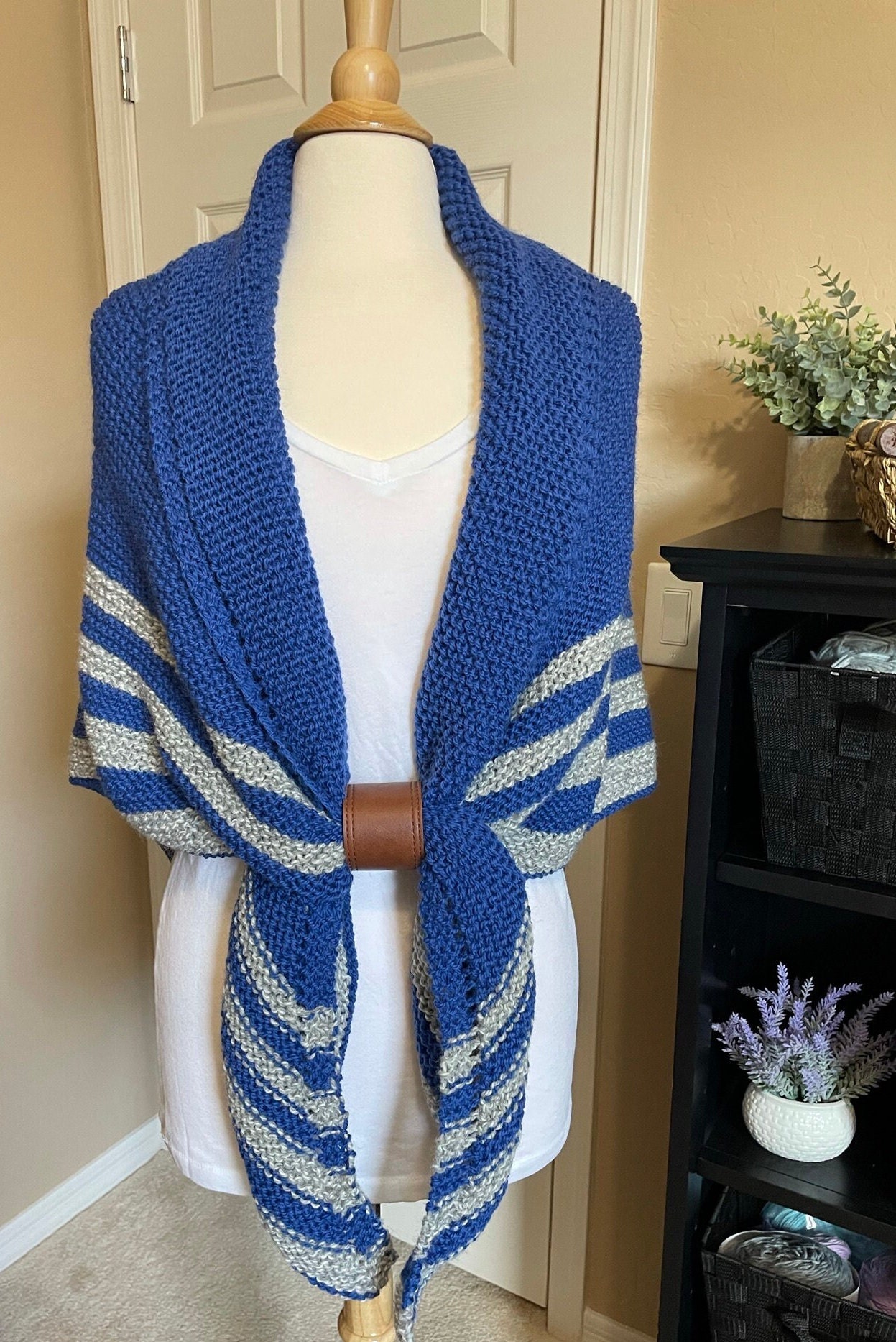 Hand Knitted Outlander Shawl, Claire Shawl, Knitted Outlander Inspired ...