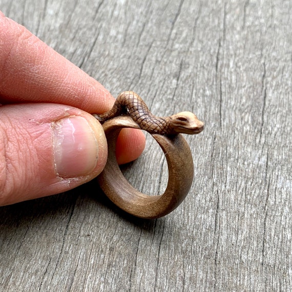 Little Snake Design Ring Hand Carved in Walut Wood Uroboro - Etsy