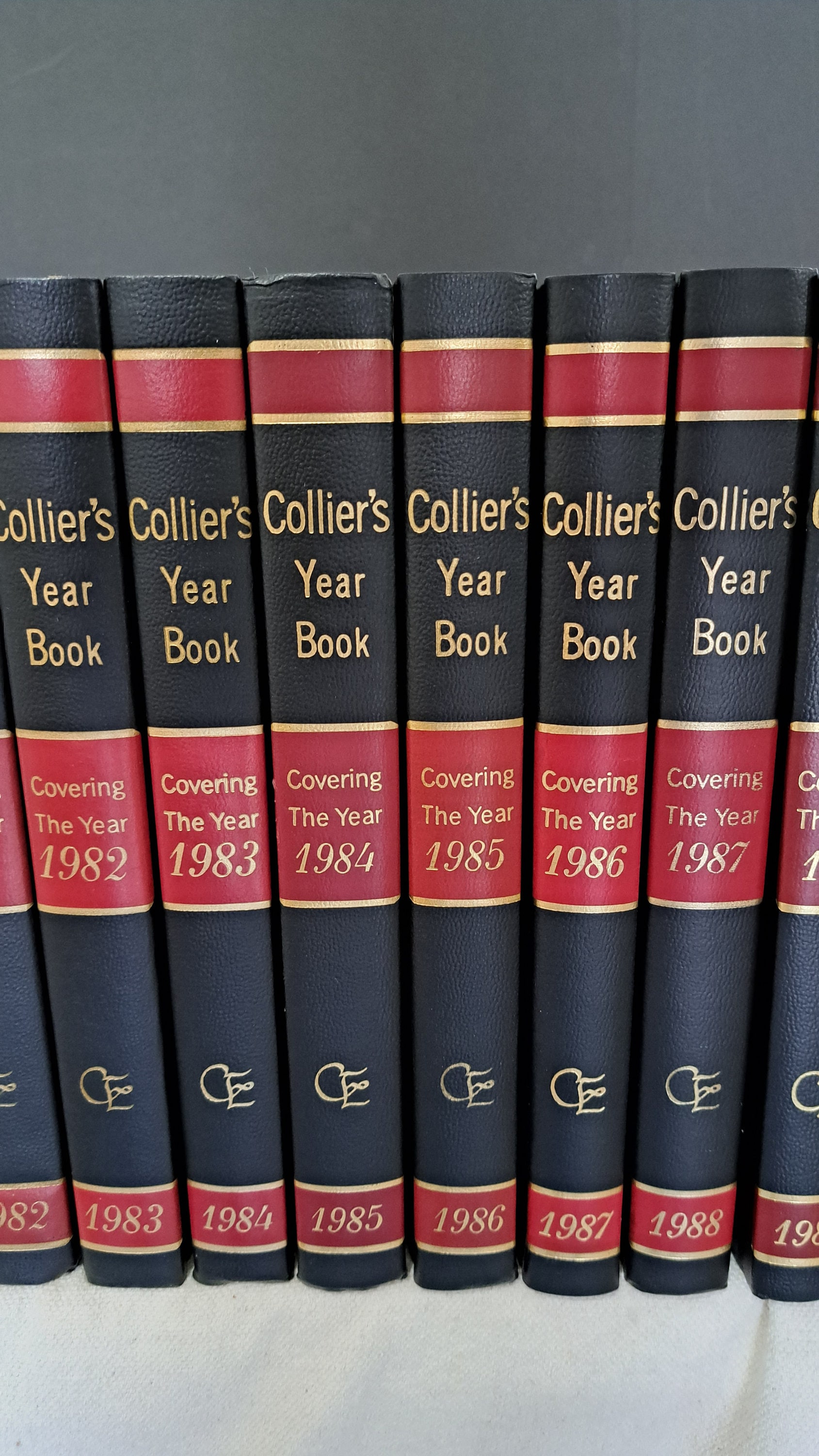 35 Volumes Collier's Year Books 1963 Through 1999 - Etsy