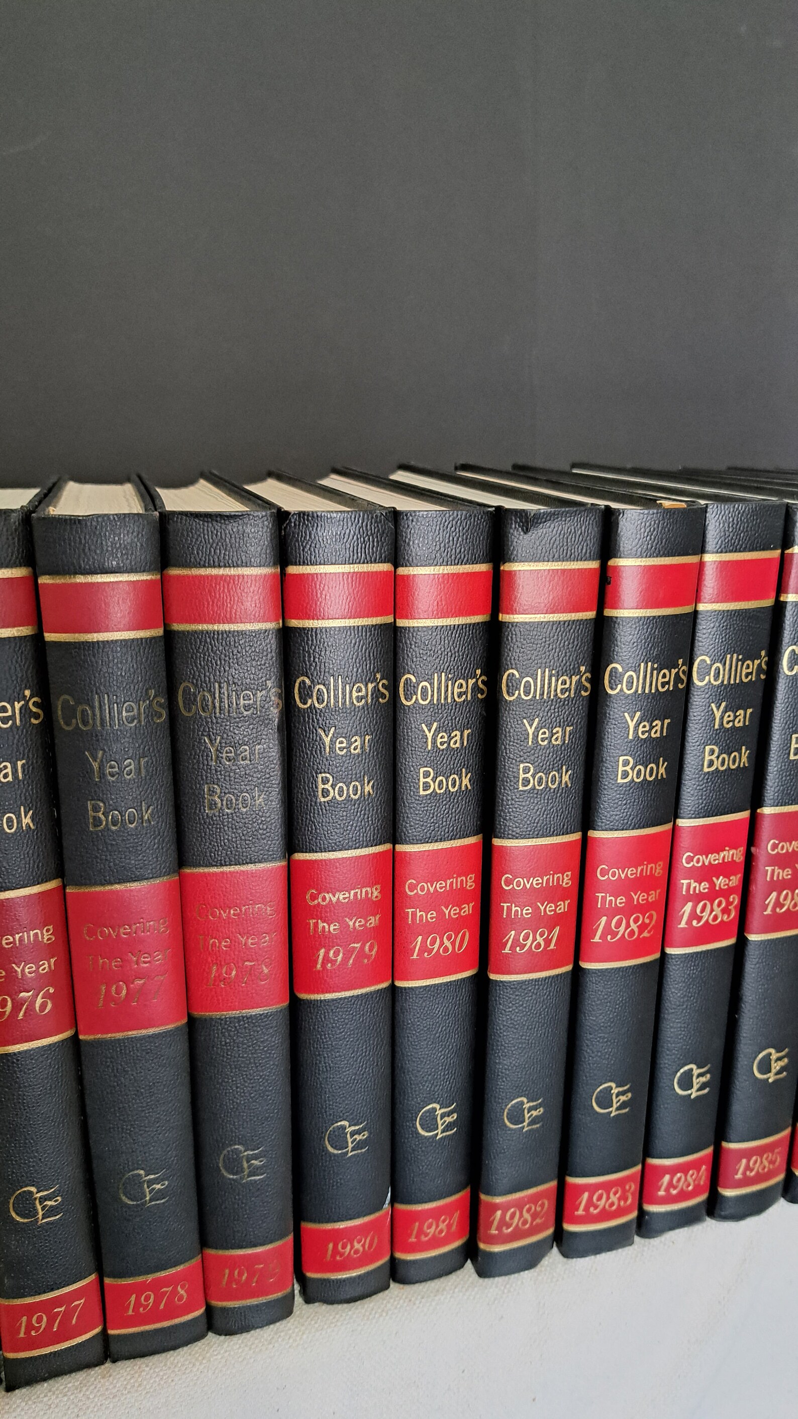 35 Volumes Collier's Year Books 1963 Through 1999 - Etsy