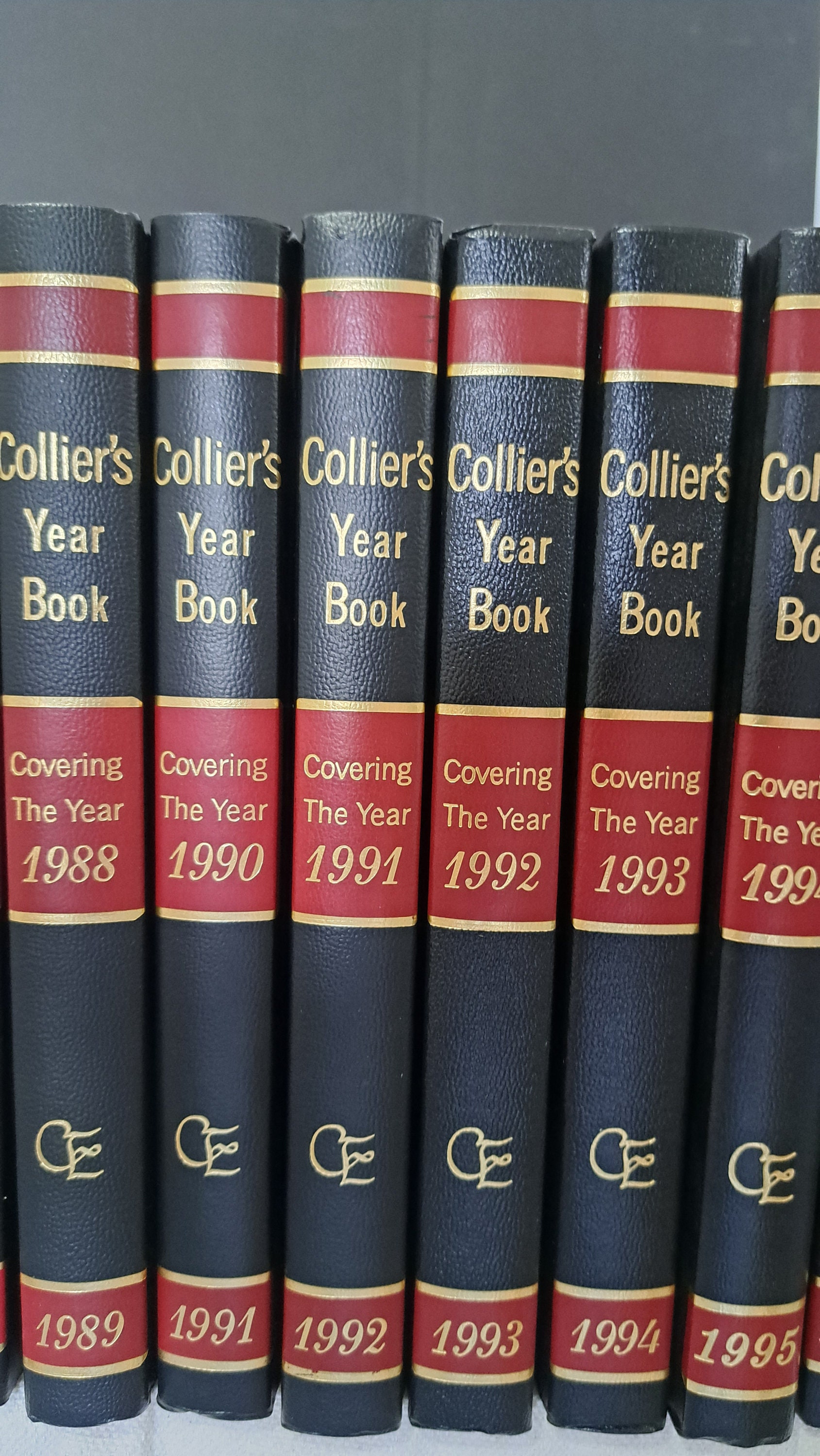35 Volumes Collier's Year Books 1963 Through 1999 - Etsy