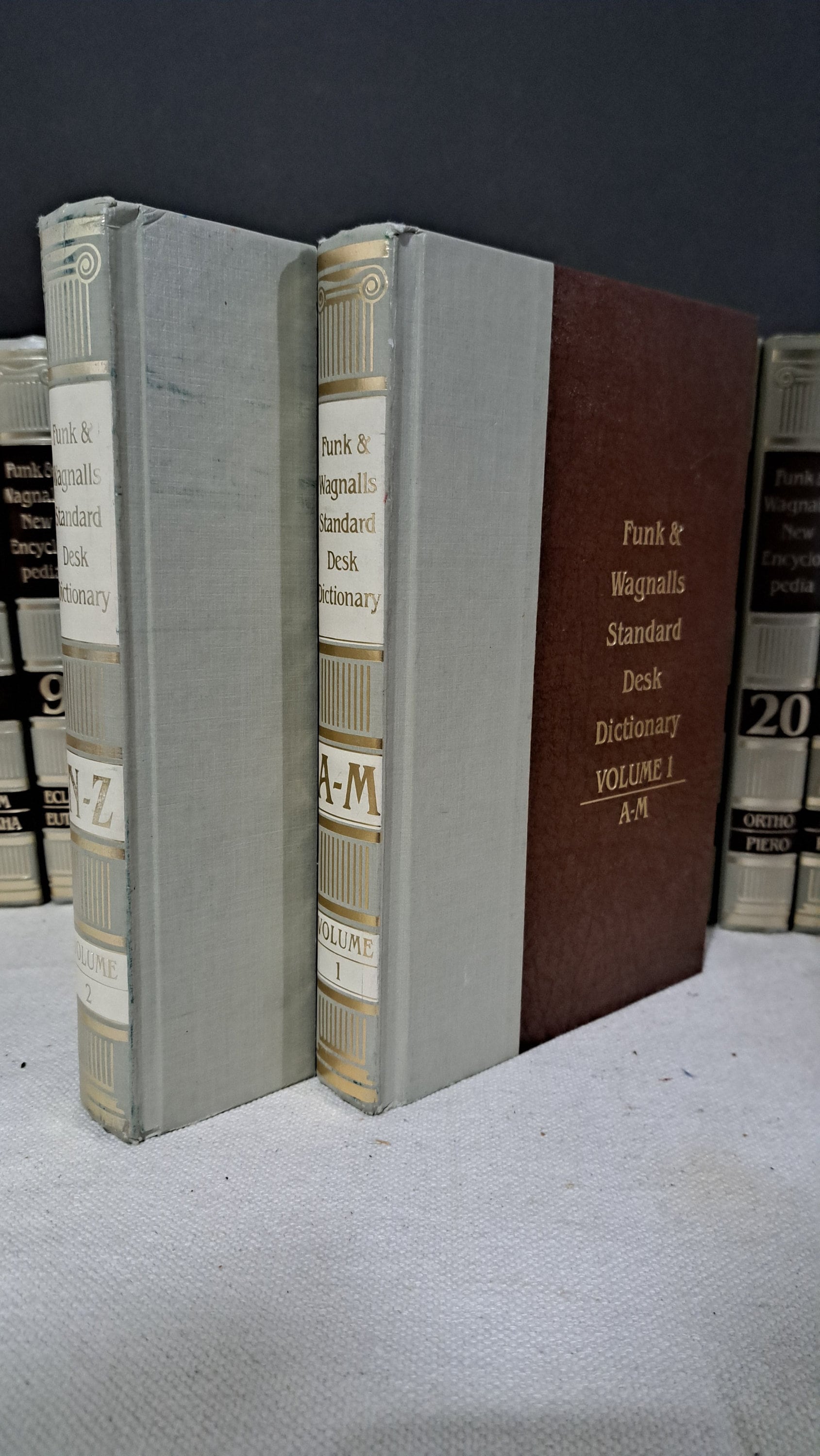Complete 29 Volume Set of Funk and Wagnalls New Encyclopedia With 2 ...