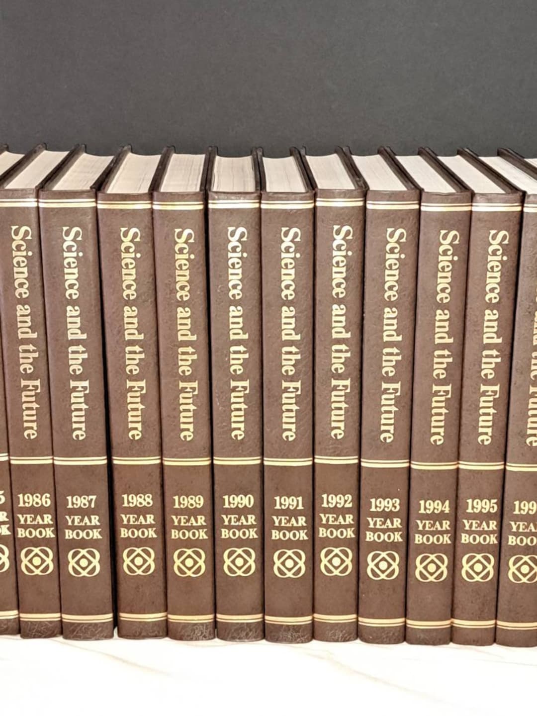 14 Science and Future Yearbooks From Britannica Publishing the Makers ...