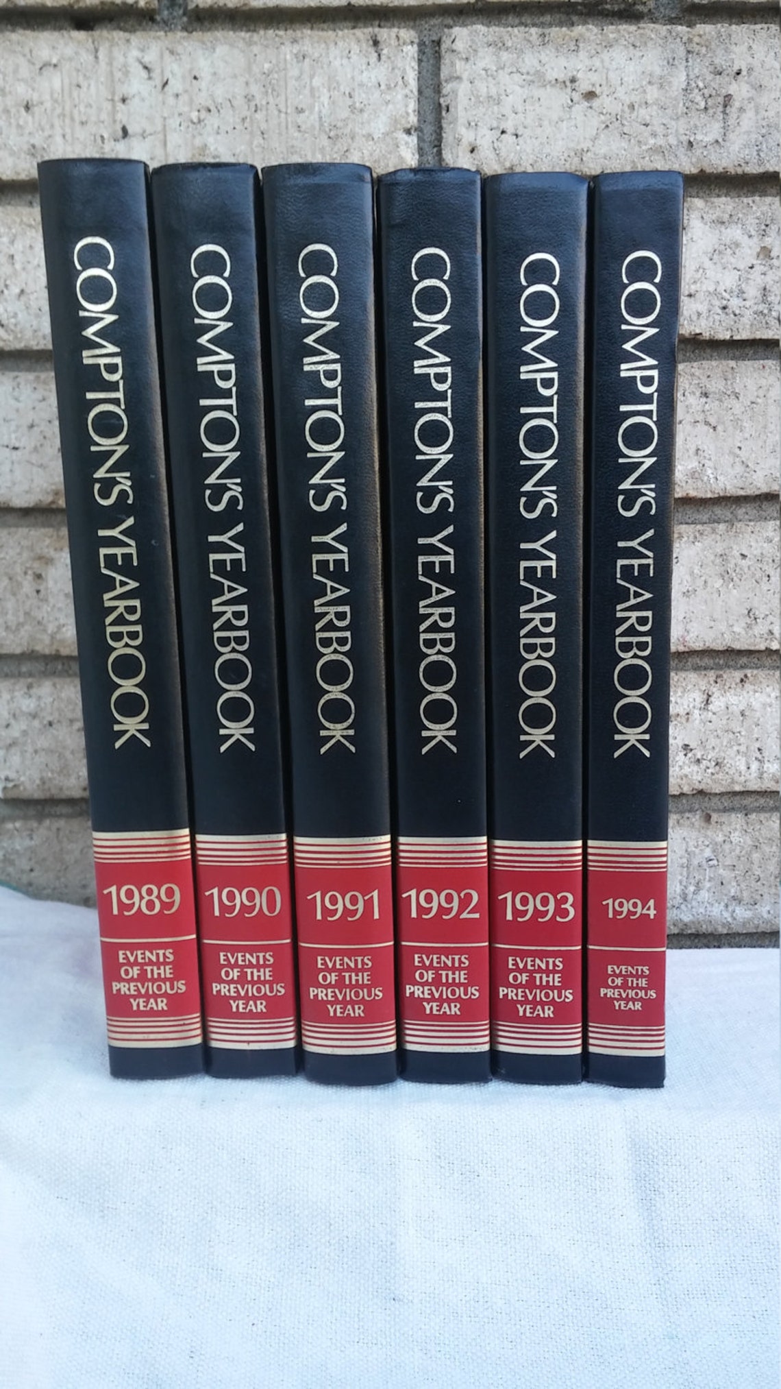 6 Volumes of Comptom's Annual Year Book - Etsy