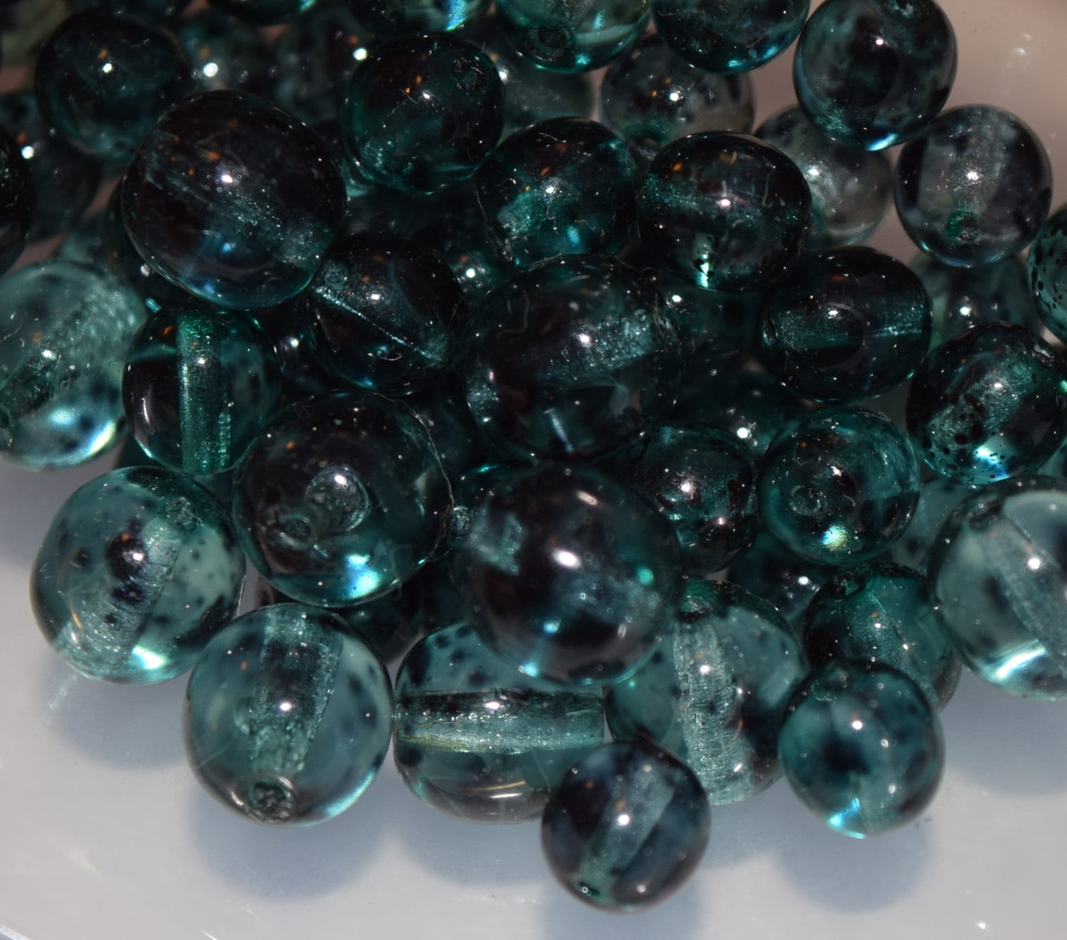 8mm Speckled Emerald Beads, Green Round Beads With Specks, Czech Glass ...