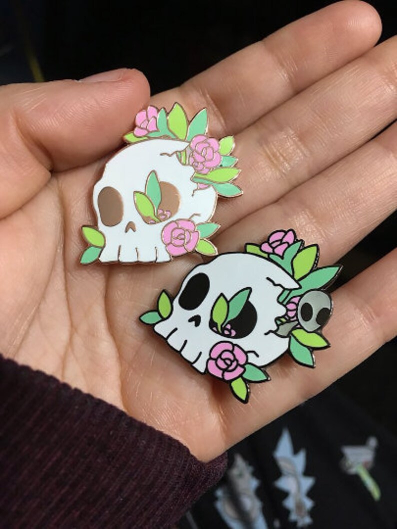 Hard Enamel Pins Flowers and Alien in Skull glow in the Dark - Etsy