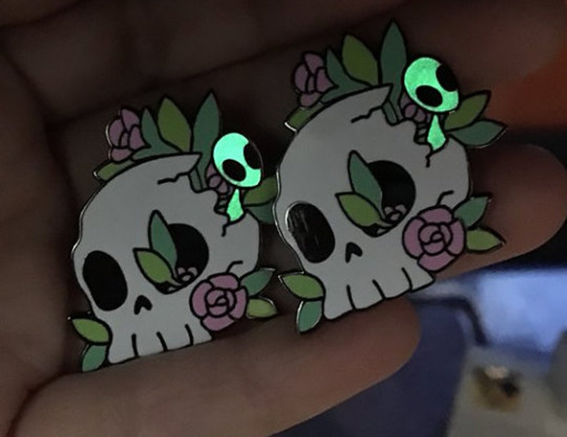 Hard Enamel Pins Flowers and Alien in Skull glow in the Dark - Etsy