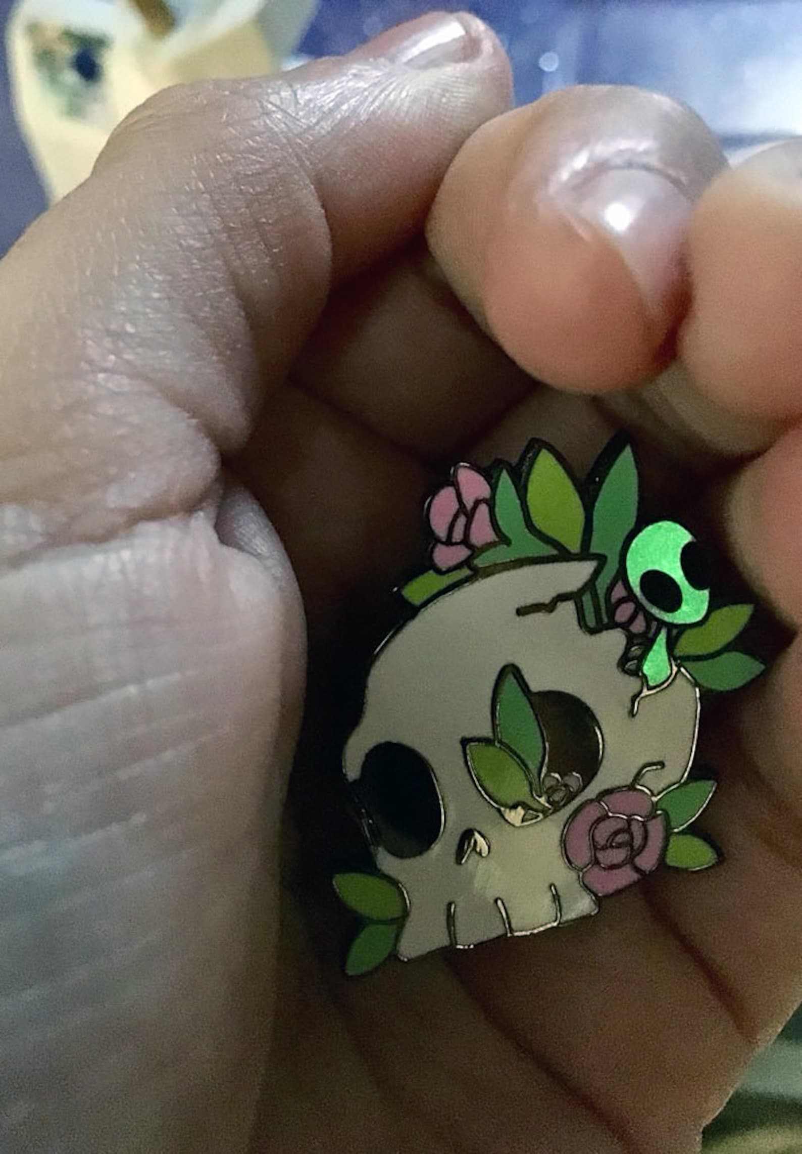 Hard Enamel Pins Flowers and Alien in Skull glow in the Dark - Etsy