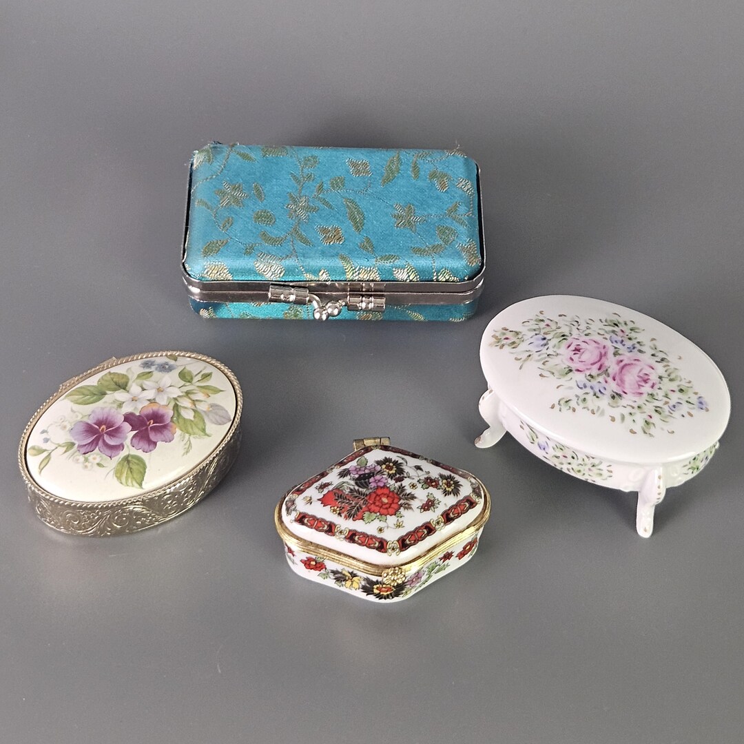 Vintage Pill Boxes and Jewelry Cases - Etsy