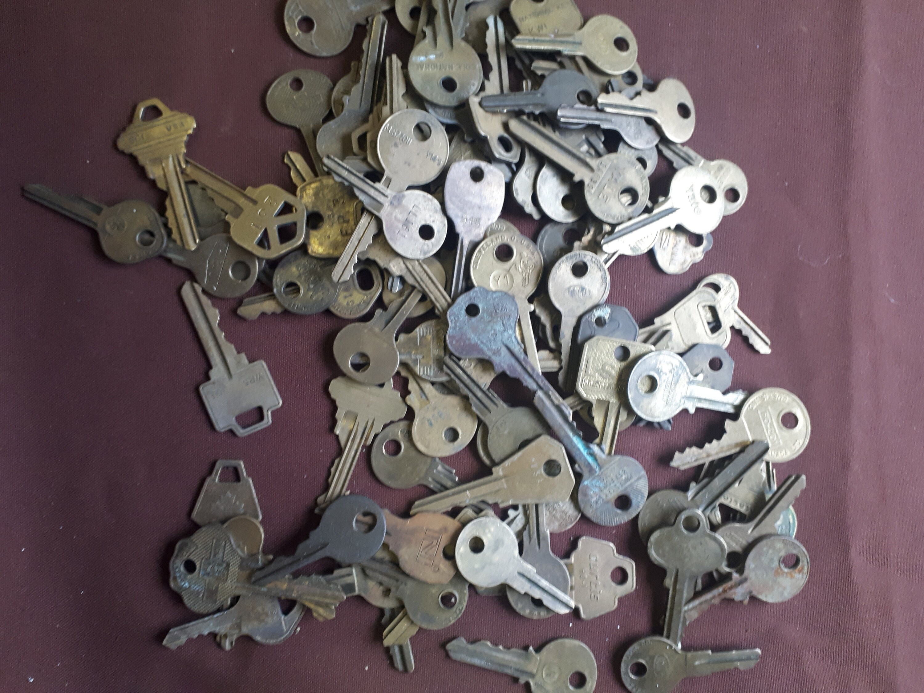 Vintage Tarnished Brass Keys - Etsy