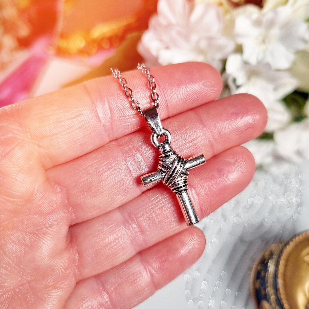 Silver Alloy Cross Pendant Necklace: Jesus Cloak Design - Etsy