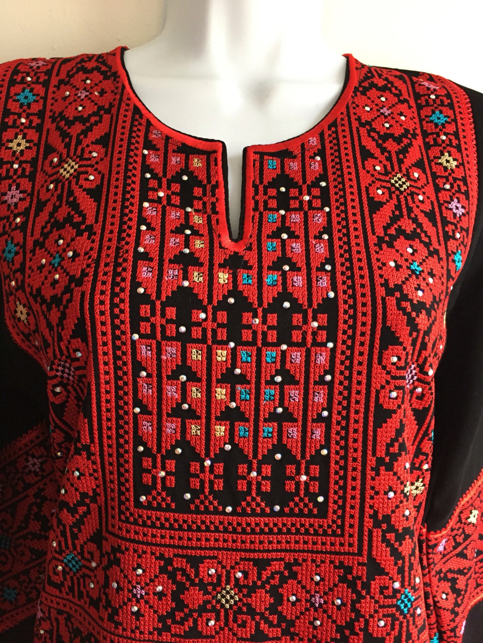 Black Dresses / Tobe / Thobe / Thoube / Abaya With Red Palestinian ...