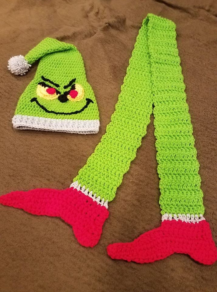 Grinch Tip Toeing Christmas Let Scarf - Etsy