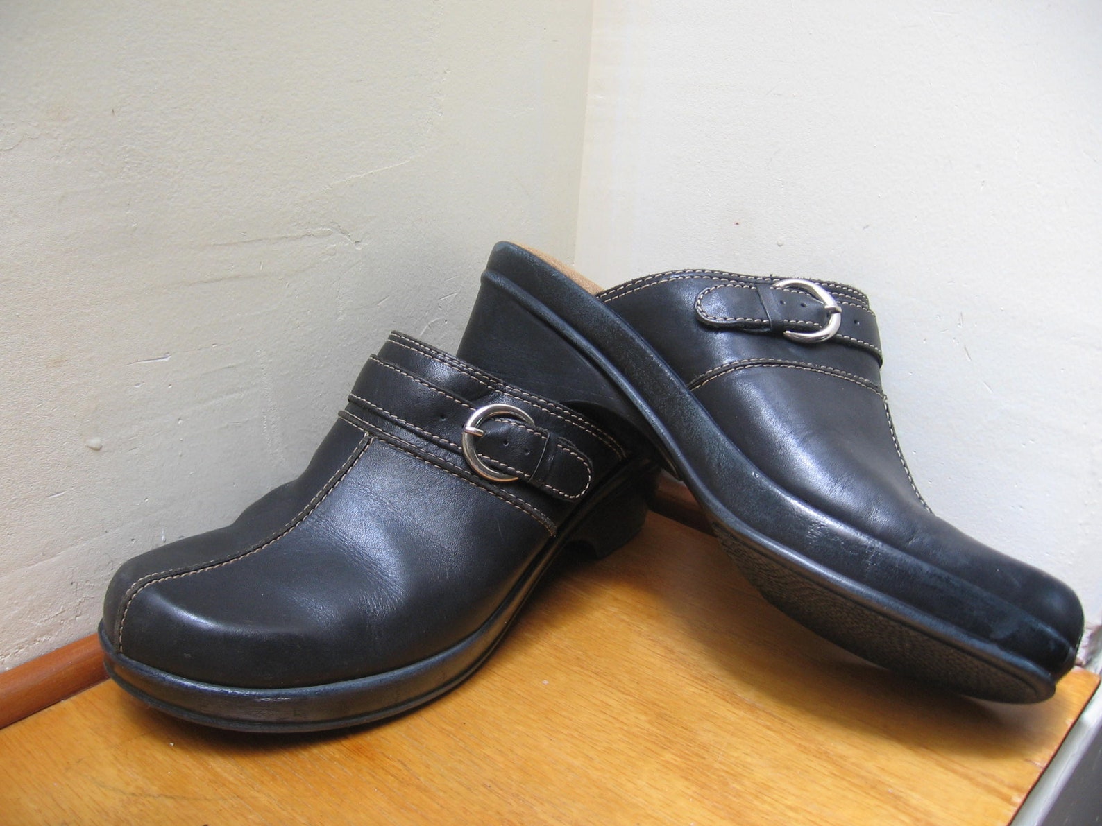 Vintage, Women's Black Leather Clogs by Bass/leona, Open Back Slip-on ...