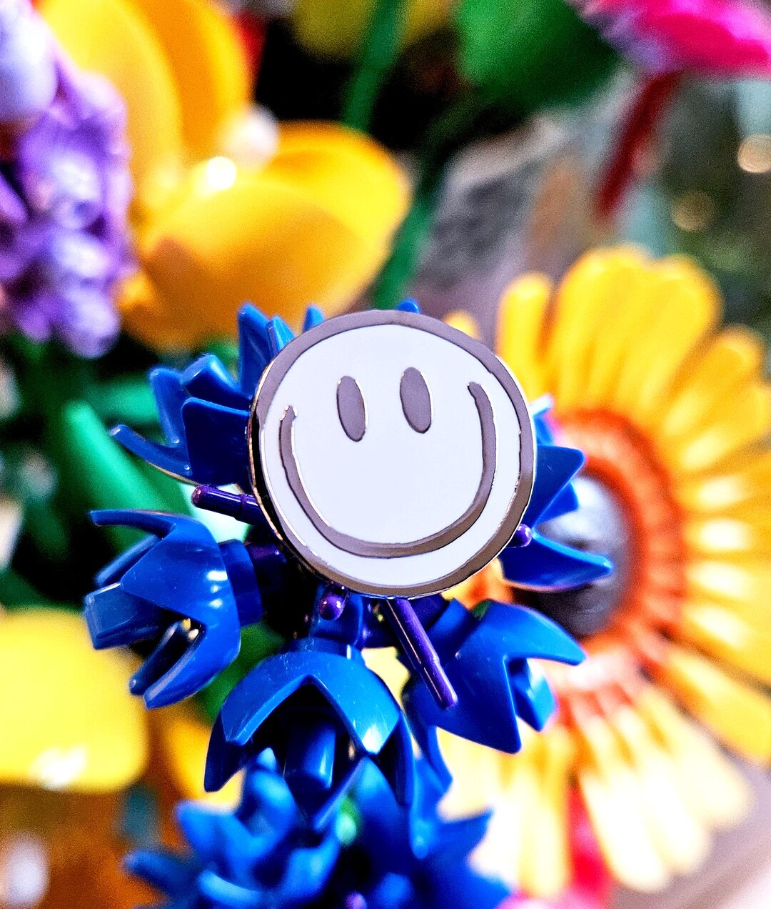 Pin Smiley White Add a Touch of Positivity and Cheer to Your Collection ...