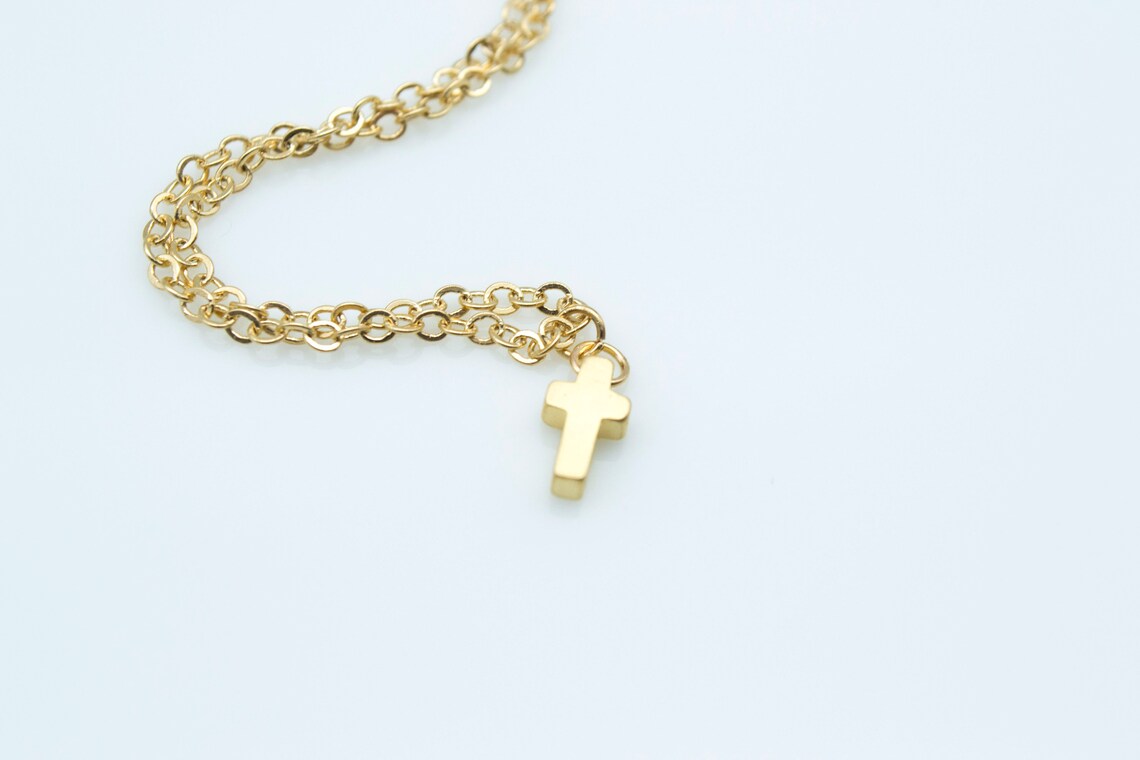 Tiny Cross Necklace / Gold Cross Necklace / Dainty Cross - Etsy