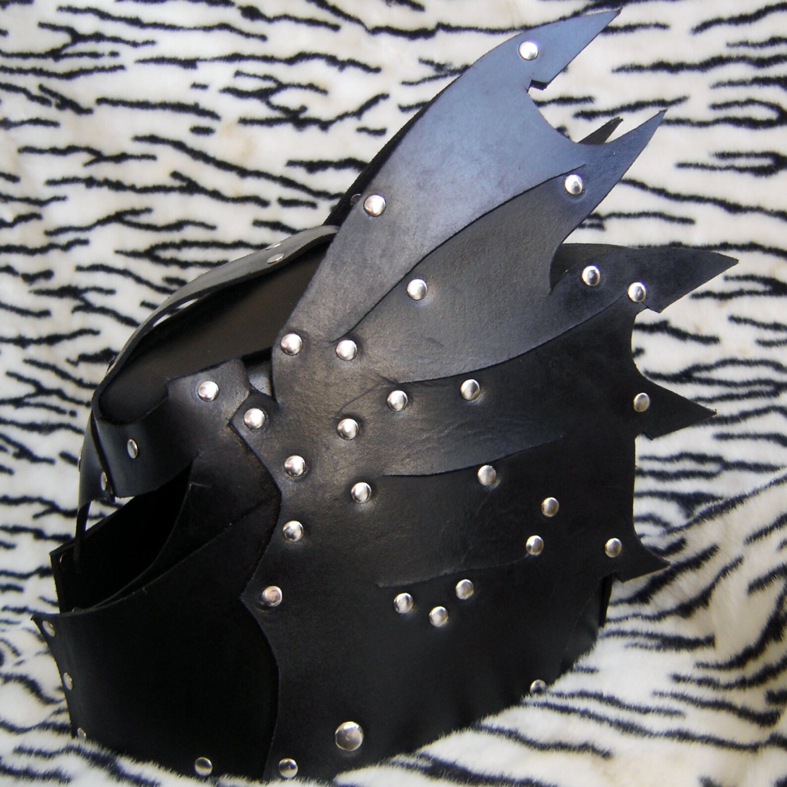 Real Leather Helmet Roman Armour Fantasy Knight Helmet Medieval Armor ...