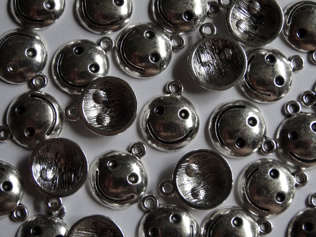 10 Silver Smiley Face Disc Metal Jewellery Charms 14mm - Etsy