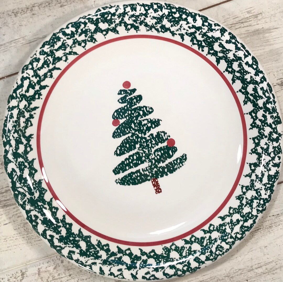 Set of 4 -DINNER PLATES in the Furio Sponge Christmas Tree Pattern ...