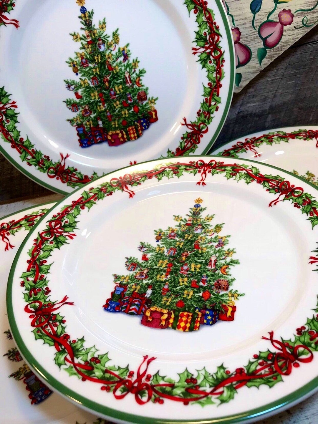 Set of 4 DINNER PLATES in the Holiday Celebrations green Trim Pattern ...
