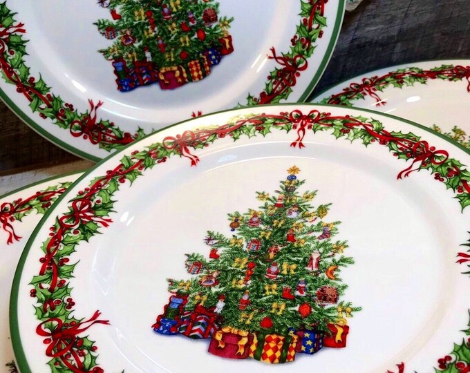 Set of 4- DINNER PLATES in the Holiday Celebrations (green Trim ...