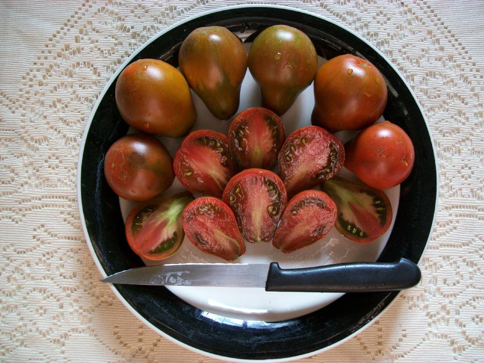Heirloom Tomato- JAPANESE BLACK TRIFELE- 75 Day Black Indeterminate- 25 ...