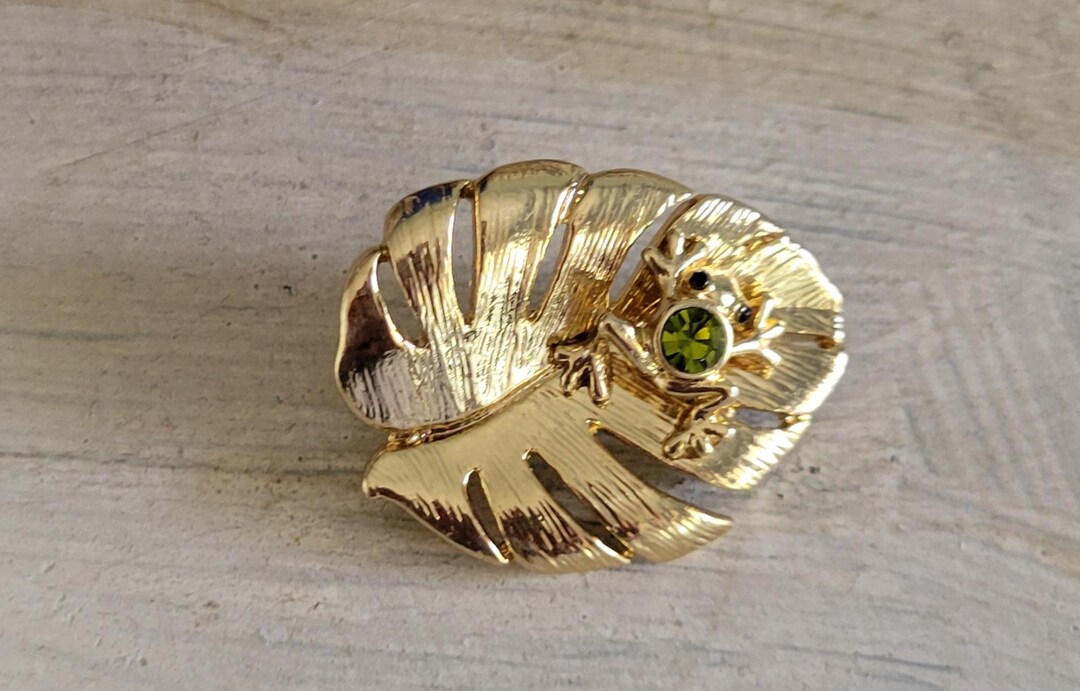 Retired Talbots Gold Tone Leaf W/green Rhinestone Studded Frog Brooch Pin - Vintage Frog Pin ...