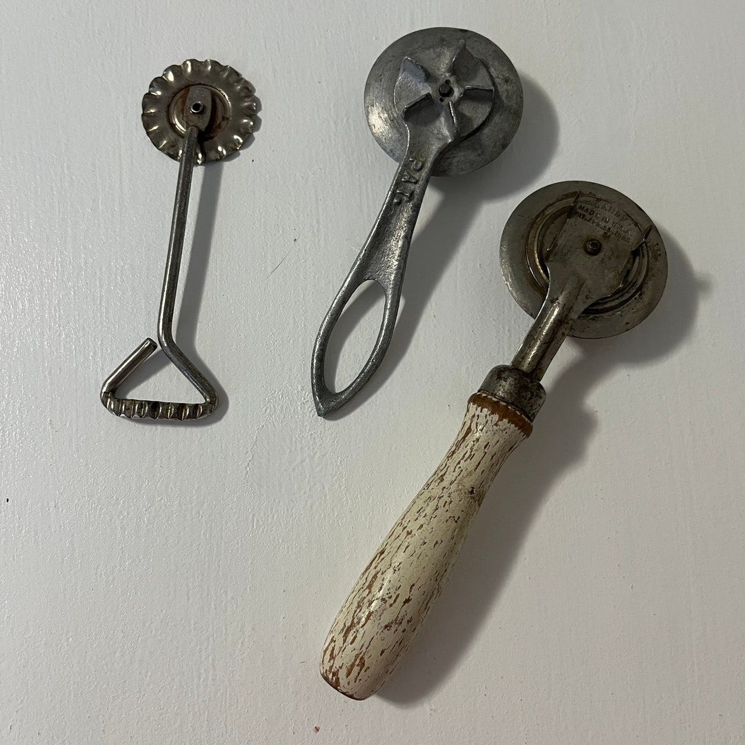 Vintage Pie Crimpers Dandy and Others Pie Baking Accessories and Tools ...