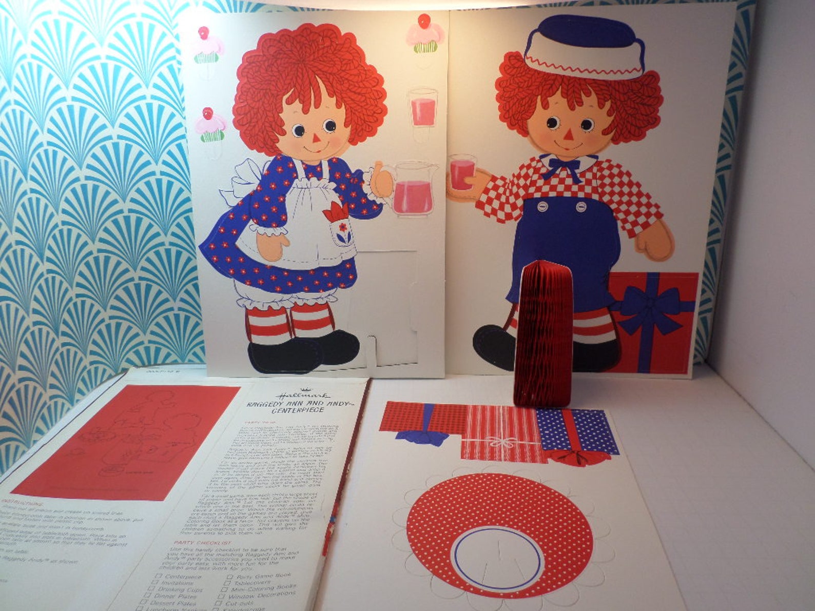 Vintage 1974 Hallmark Raggedy Ann and Andy Centerpiece Cut Out Card ...