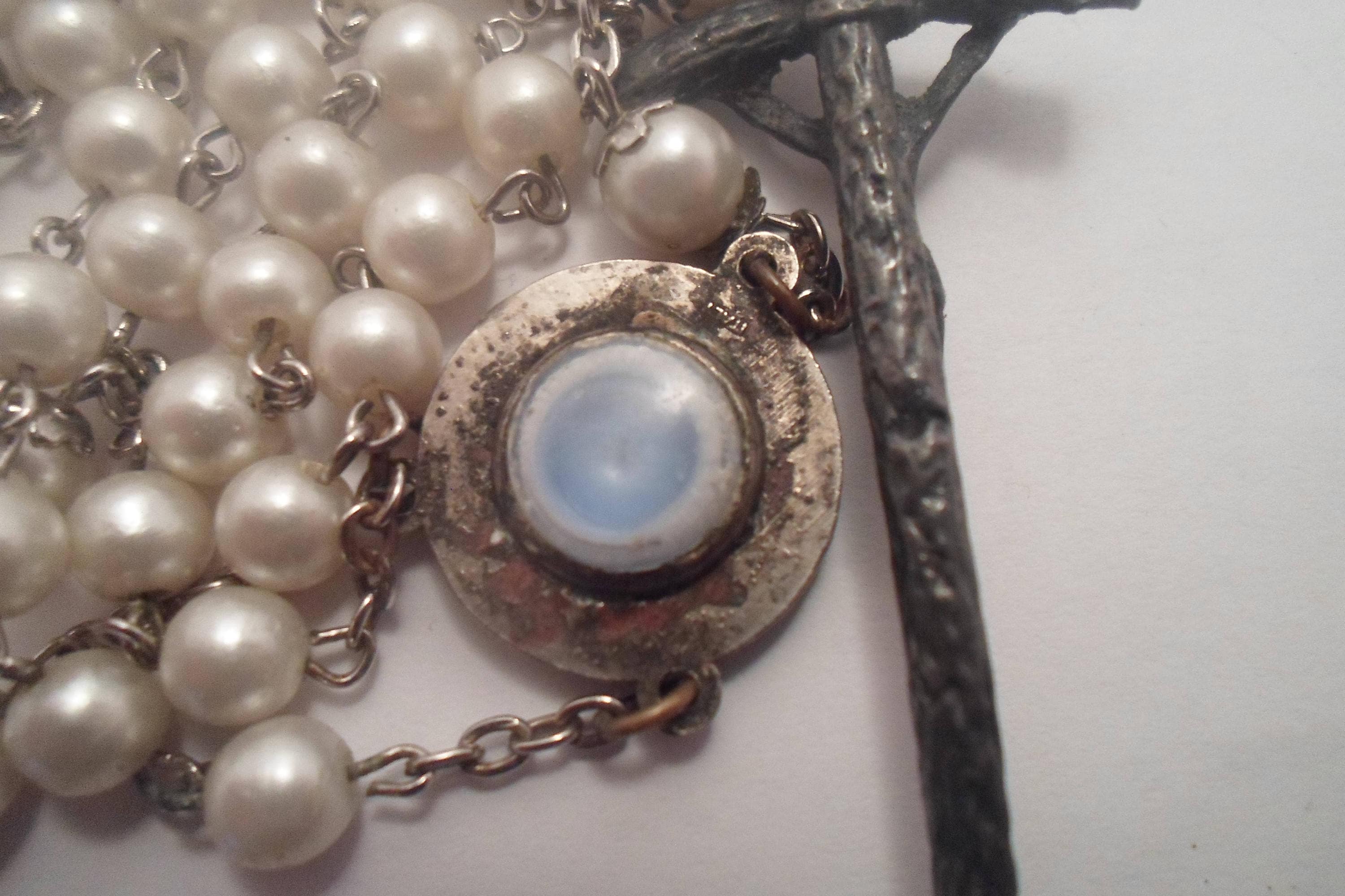 Vintage Relic Blessed Virgin Mary Pearl Rosary 20 l Relic window on ...