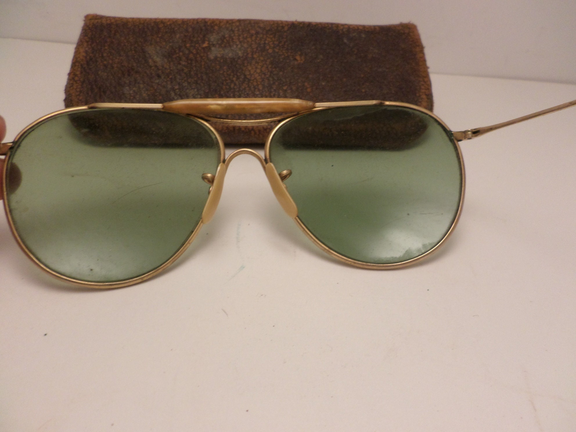 Vintage American Optical Aviators in original leather case gold tone ...