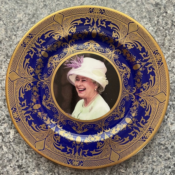 Queen Elizabeth Collector Plate - Etsy