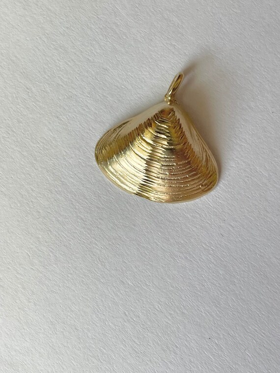 14k Gold Shell Clam Shell Earring One Single - Gem