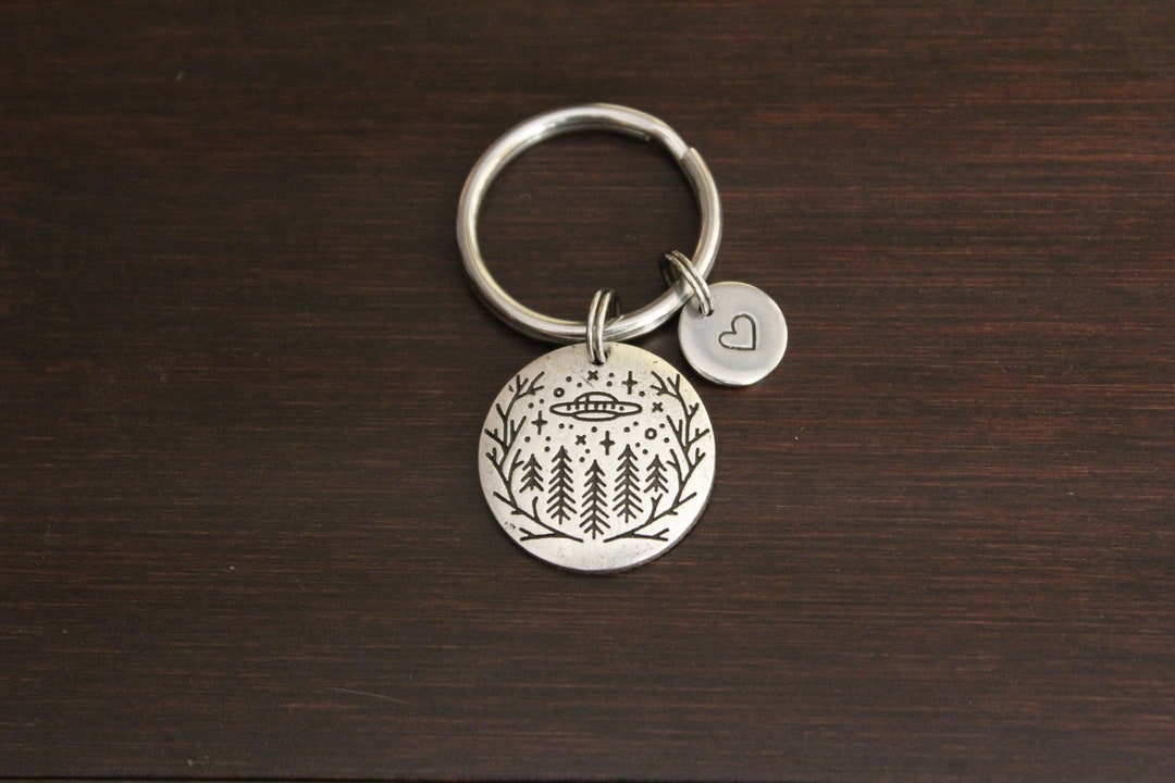 UFO Key Ring/ Keychain / Zipper Pull - Alien Keychain - Sci Fi Keychain ...
