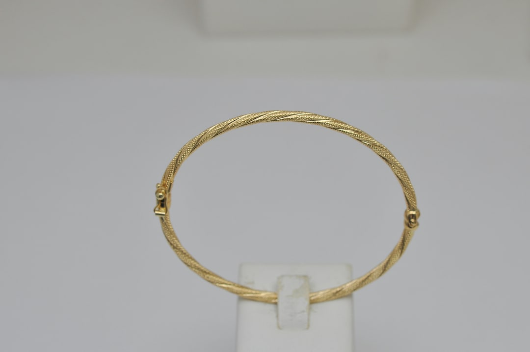 18K Gold Twisted Bangle / Bracelet - Etsy