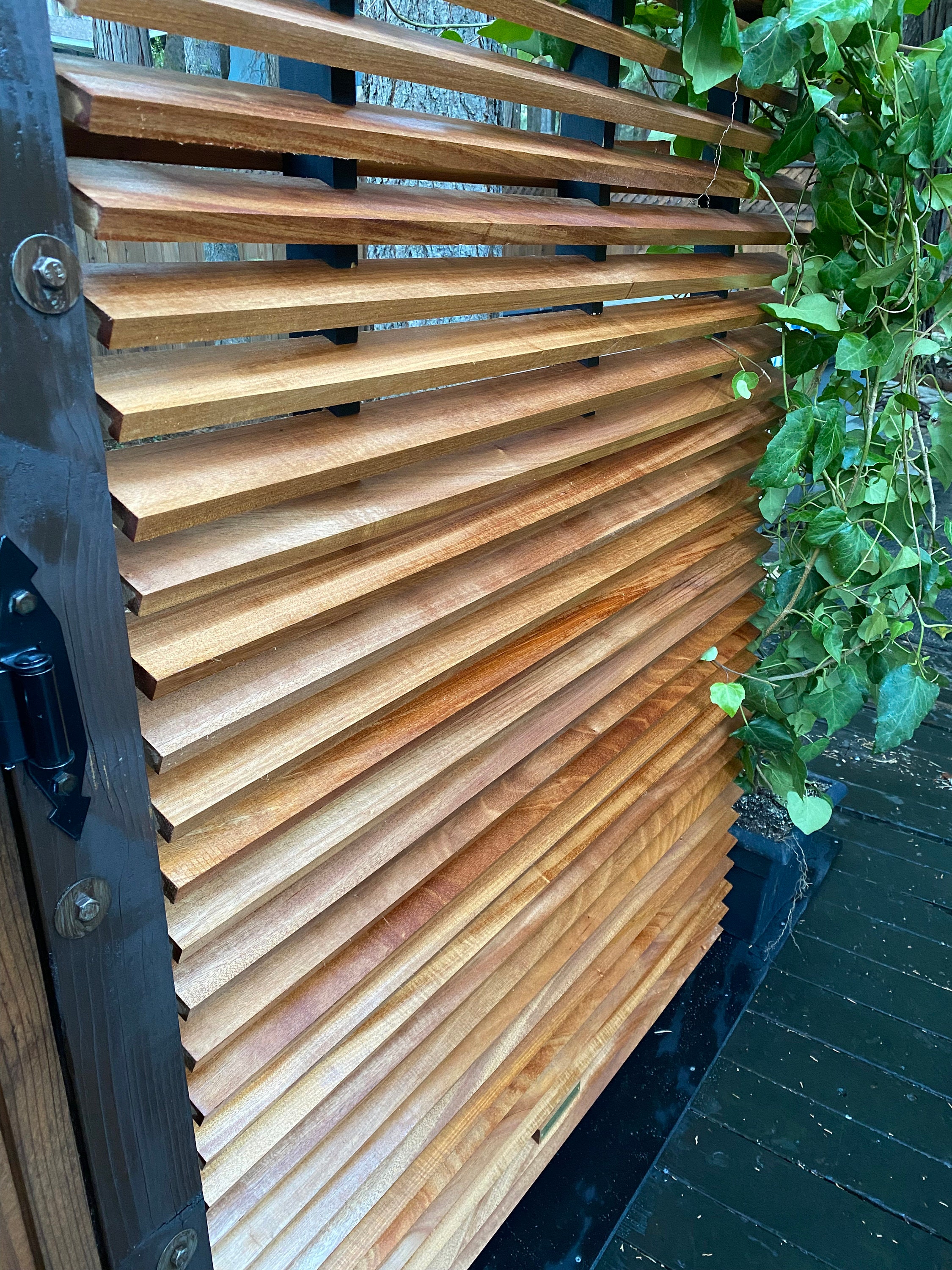 Mahogany Modern Slatted Trellis, Louver Panels, Privacy Screen, Indoor ...