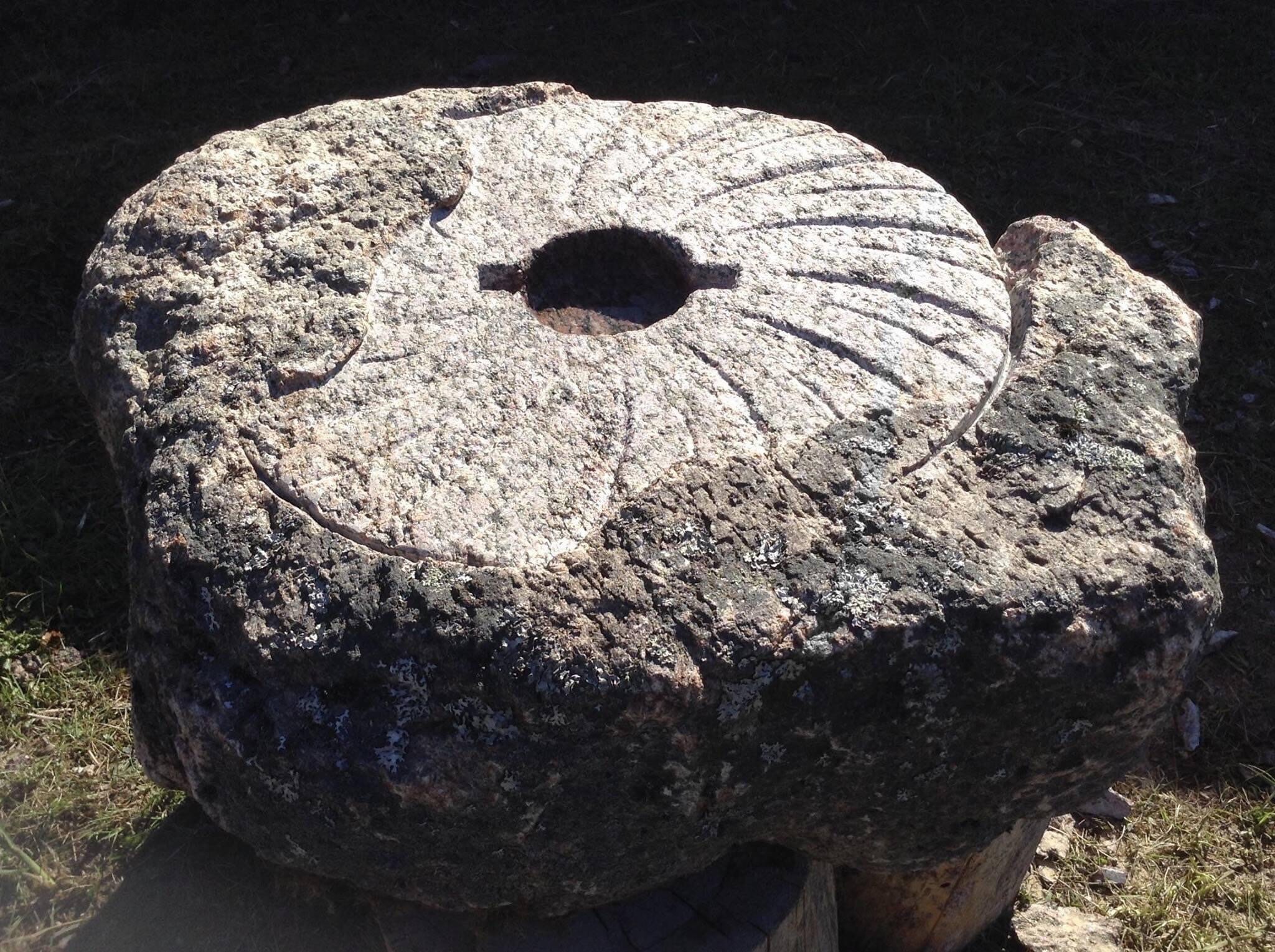 Big Millstone for Garden Natural Granite Boulder 80cm Wide, Anciant ...