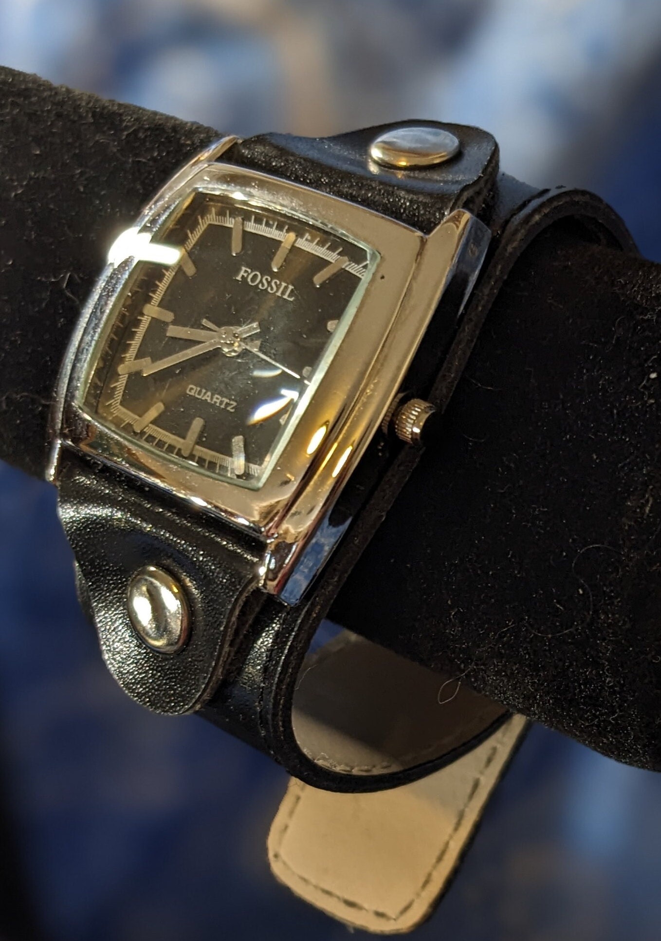 Cool Fossil Designer Watch Black Dial With a Wide Leather Band Unisex ...