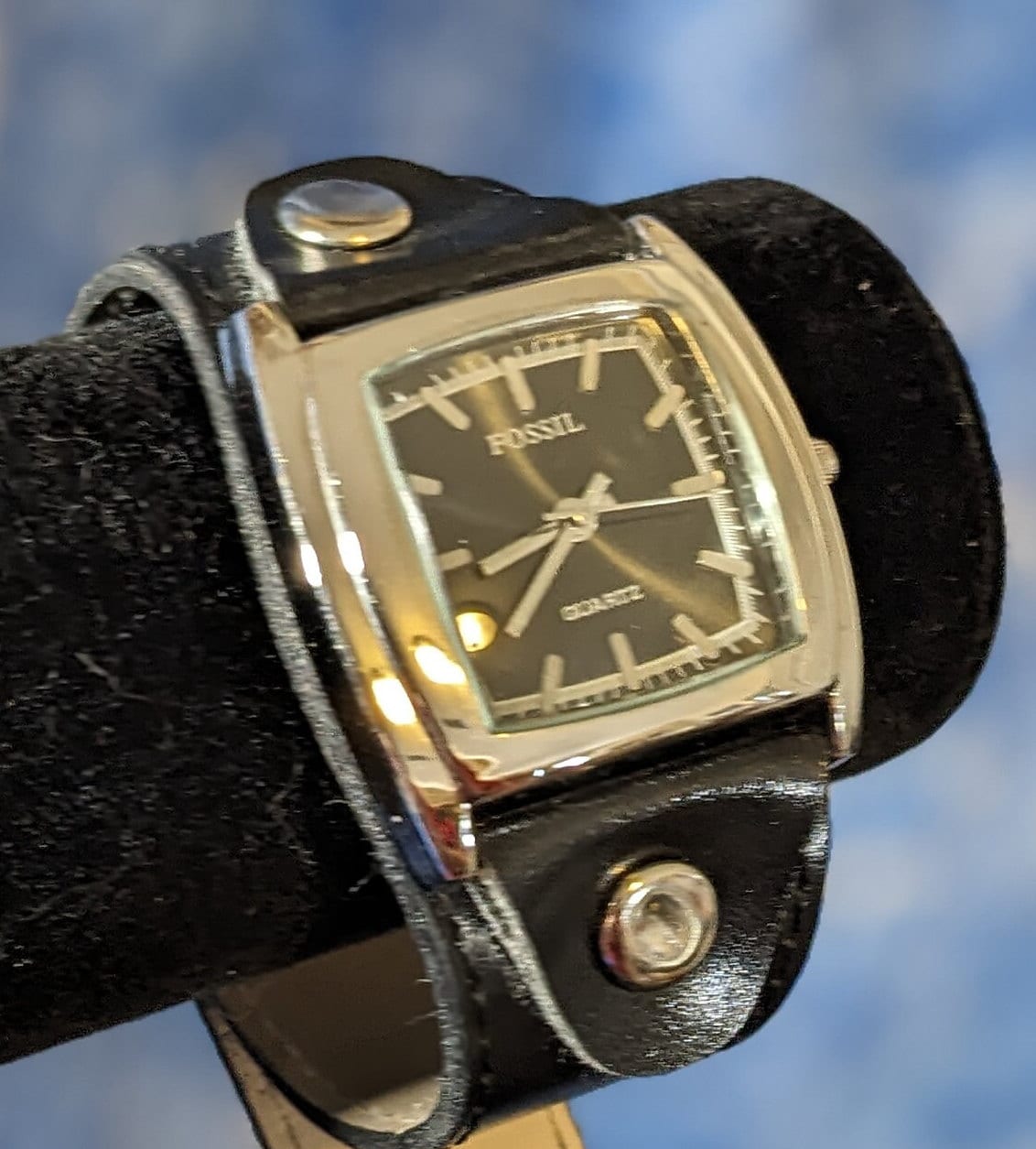 Cool Fossil Designer Watch Black Dial With a Wide Leather Band Unisex ...