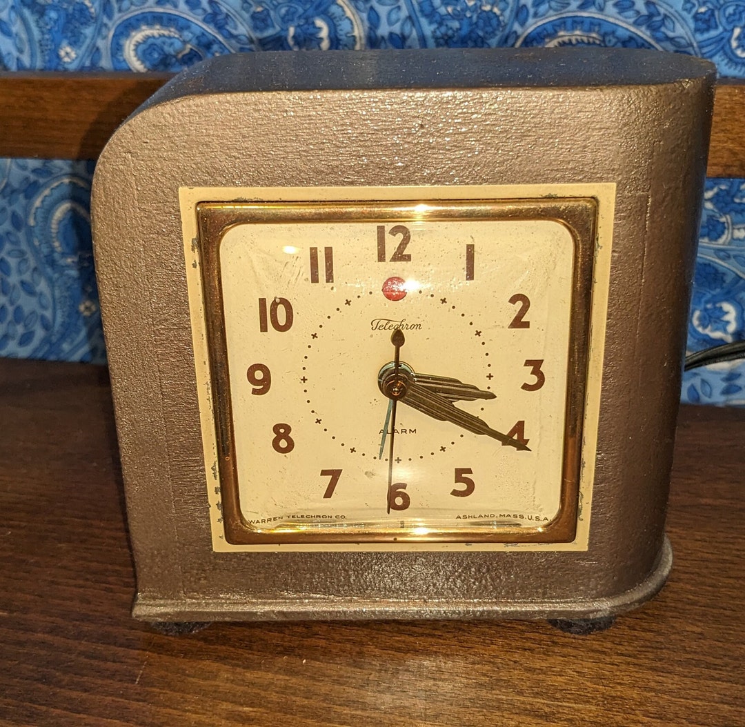 Working Vintage Telechron Model 7H89 the Guest Desk Clock. Late 40s ...