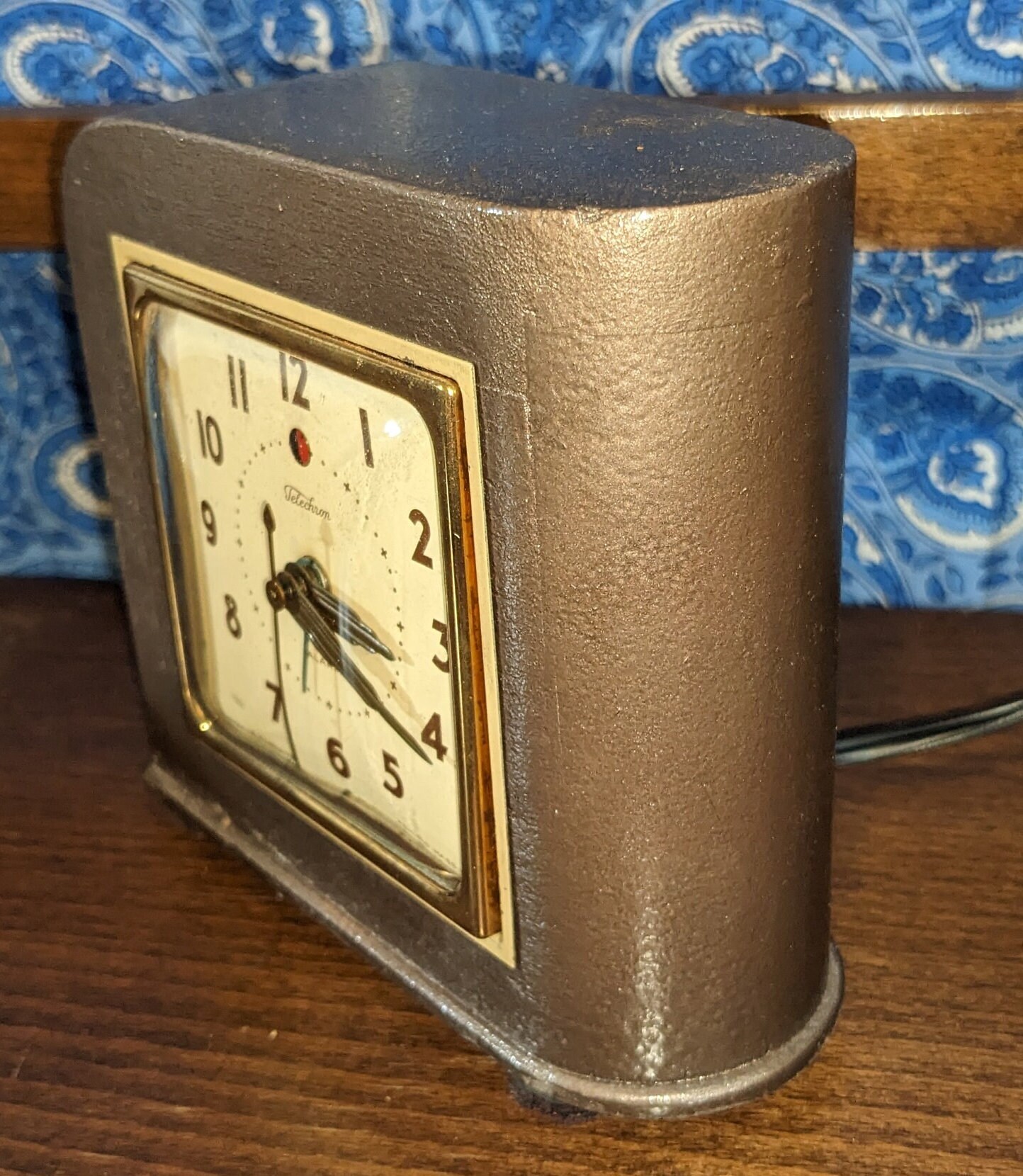 Working Vintage Telechron Model 7H89 the Guest Desk Clock. Late 40s ...