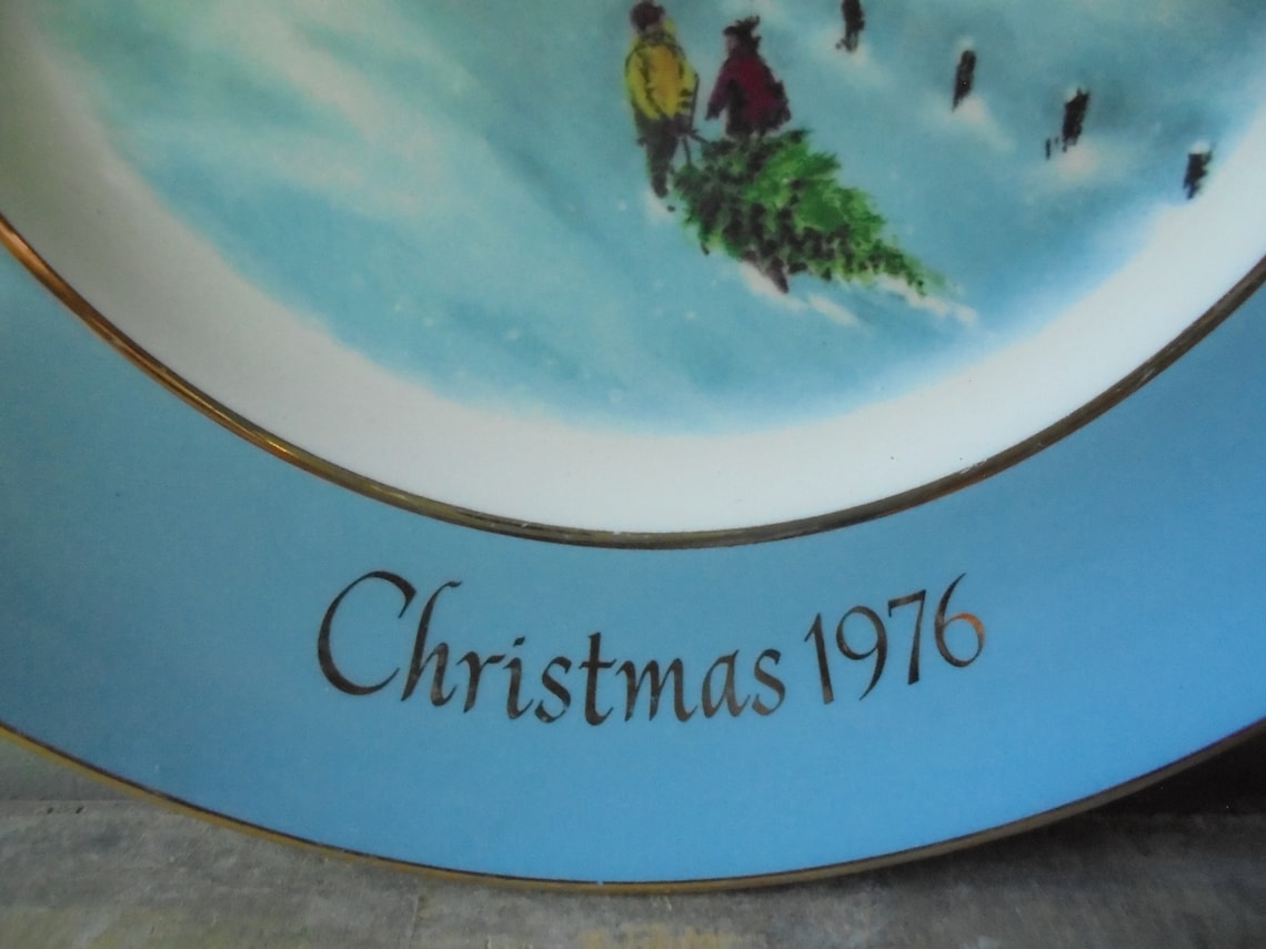 Avon 1976 Christmas Plate Series Bringing Home the Tree by - Etsy