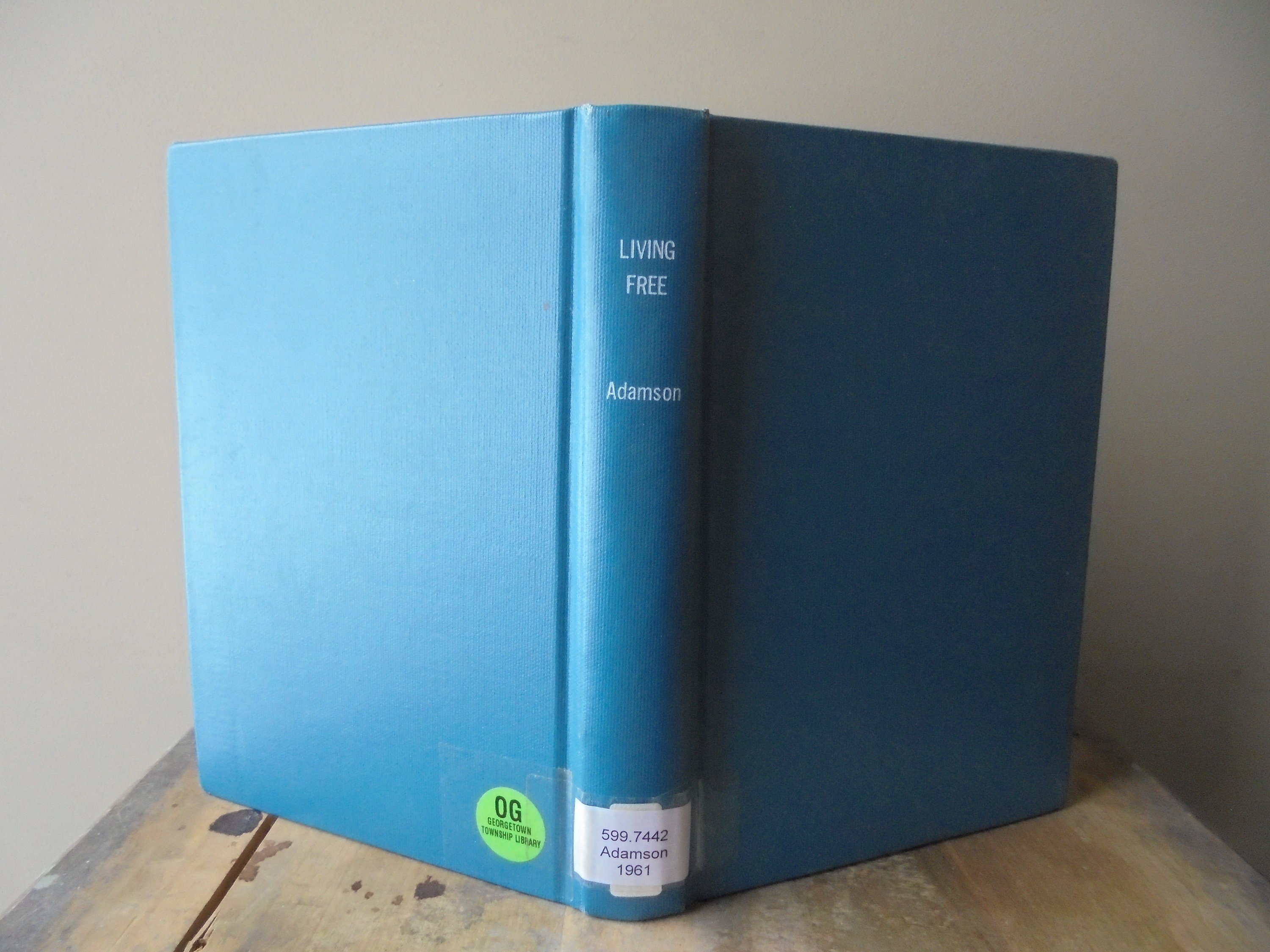 Living Free the Story of Elsa and Her Cubs by Joy Adamson, Vintage Blue ...