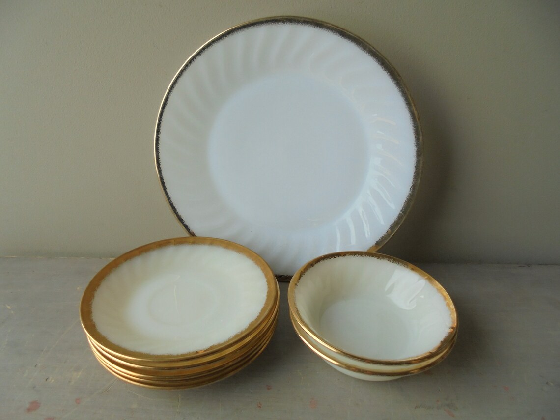 Vintage Fire King Ovenware Dishes, Vintage White With Gold Oven Ware ...