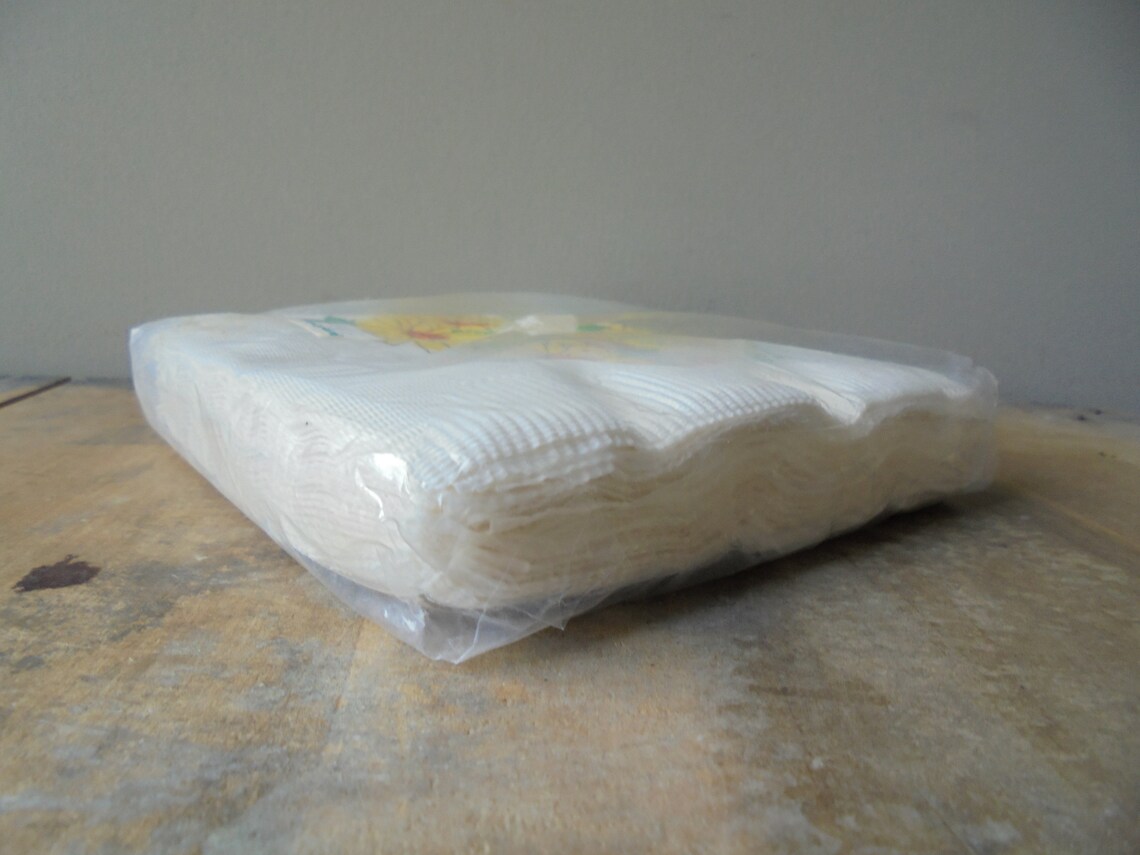 Vintage Paper Napkins, House of Paper Bright Daisies 3 Ply Napkins ...