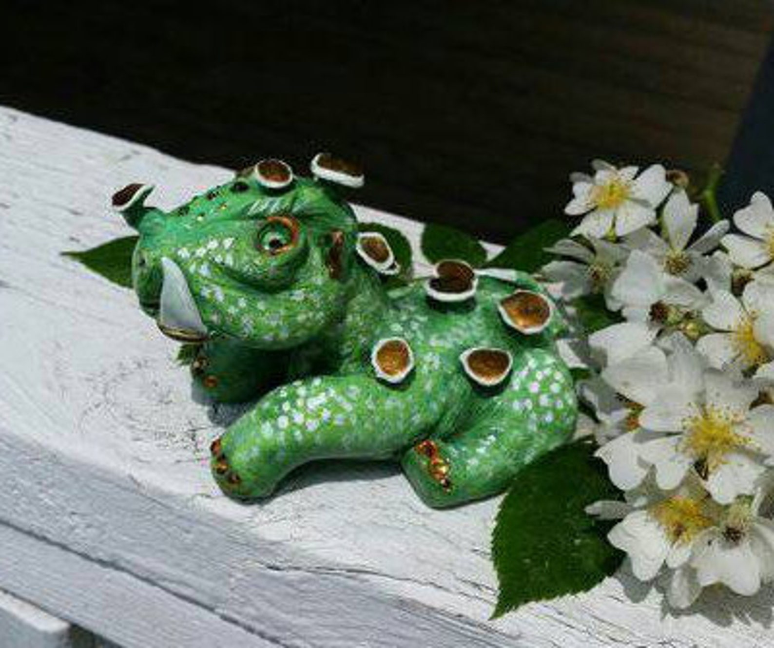 Hipposaurus verde y oro metálico champiñones uno de un tipo | Etsy