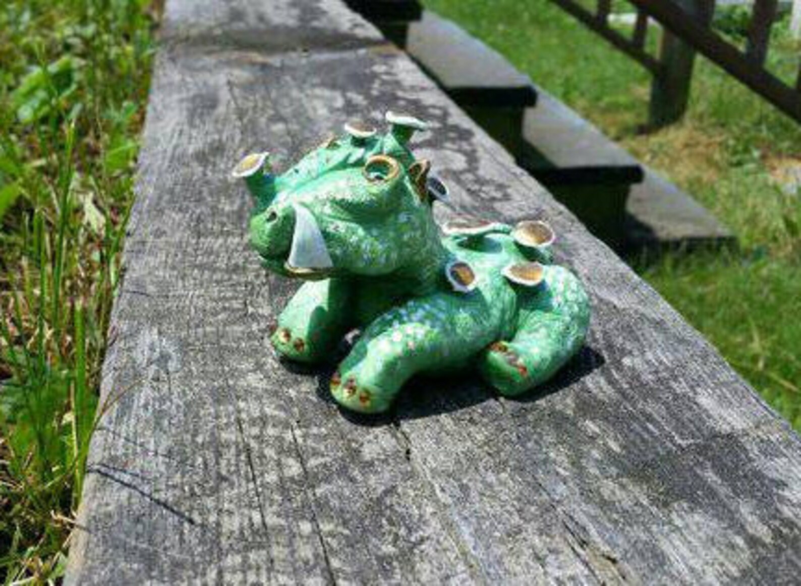 Hipposaurus verde y oro metálico champiñones uno de un tipo | Etsy