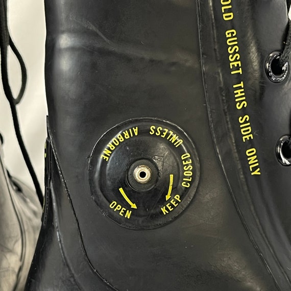 US GI Military Mickey Mouse Extreme Cold Weather Bata… - Gem