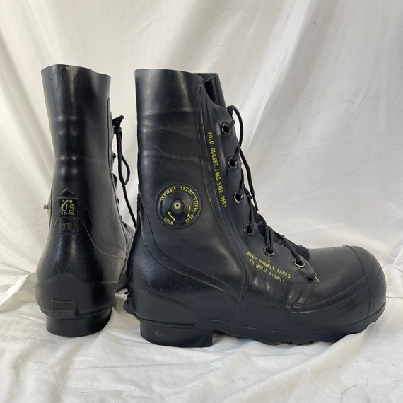 US GI Military Mickey Mouse Extreme Cold Weather Bata… - Gem